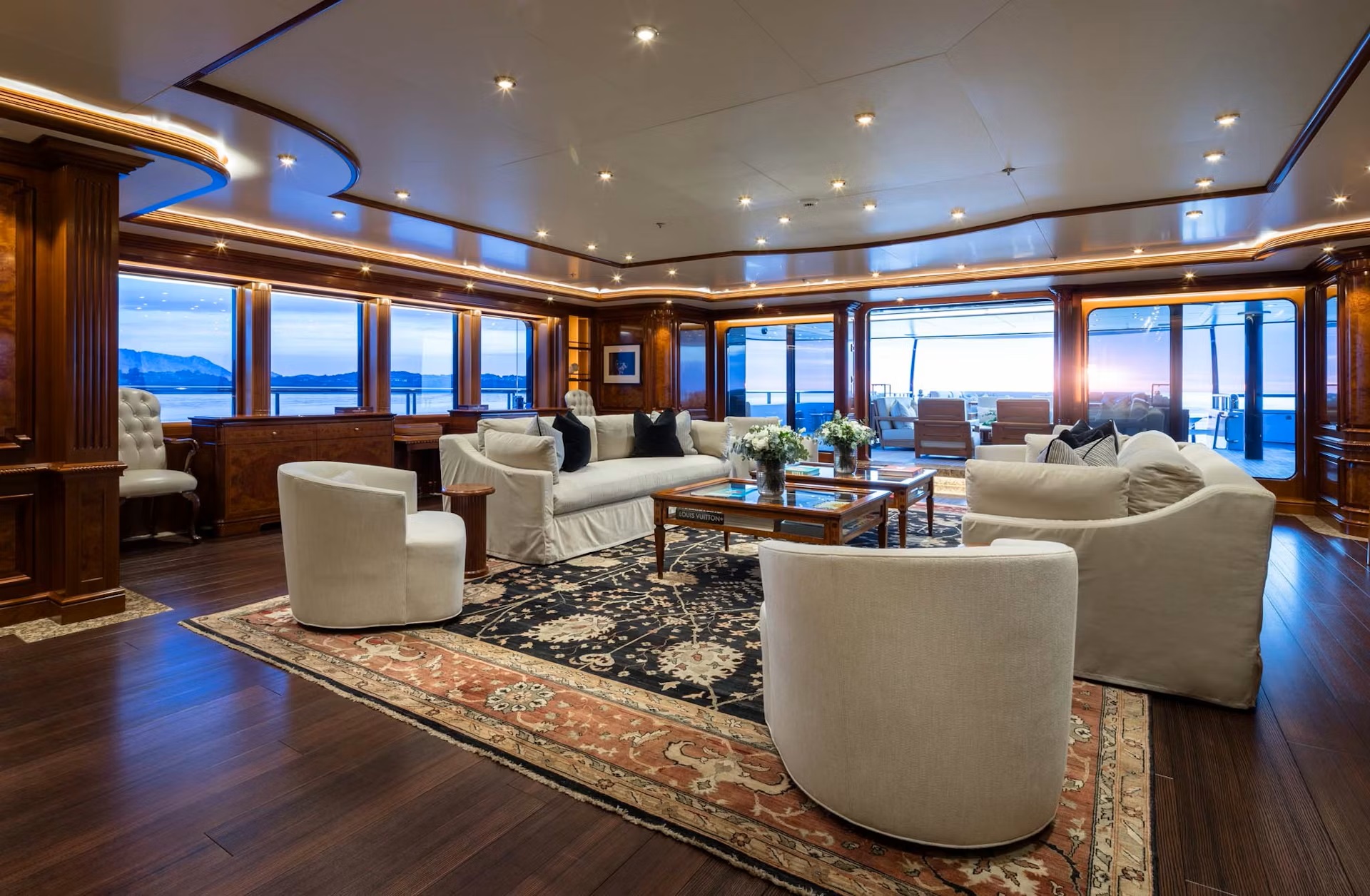 Yacht STARFIRE, Lurssen | CHARTERWORLD Luxury Superyacht Charters
